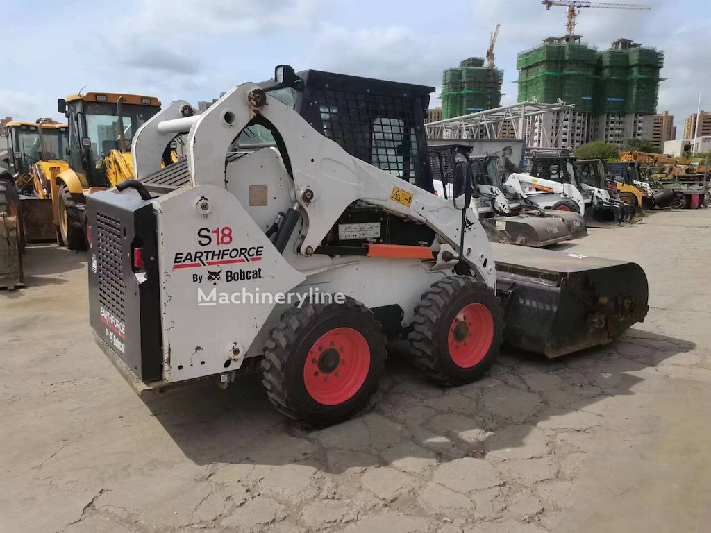 Bobcat S18 mini utovarivač