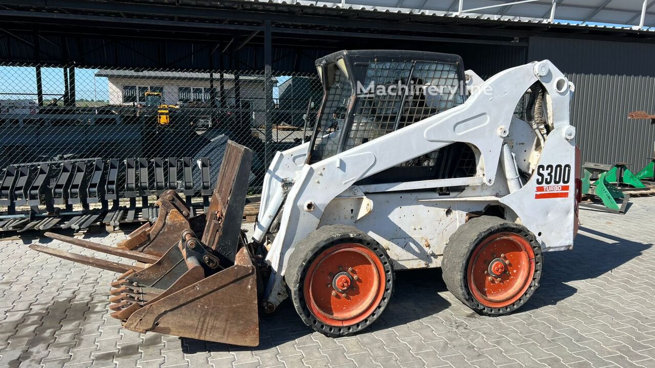 Bobcat S300 mini utovarivač