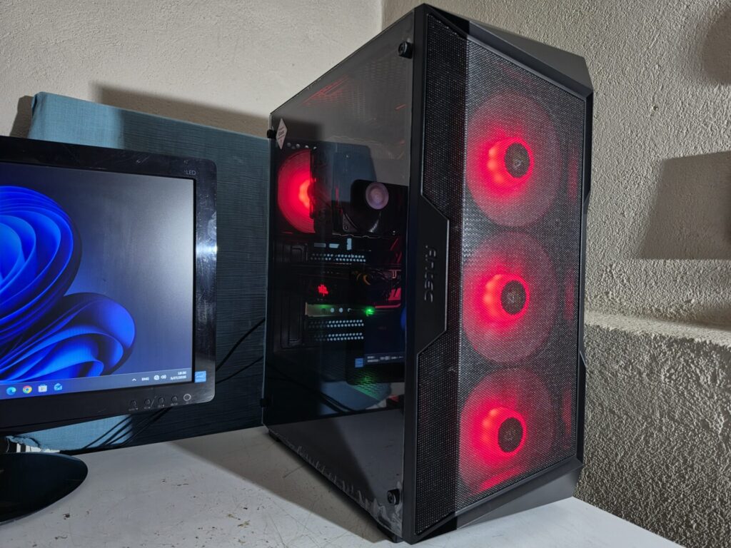 Gamer Intel E3-1230v5/16GB-DDR4/RX 580 8GB/NVMe500GB