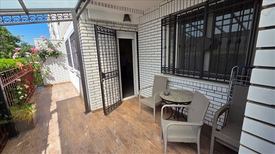 B.kosa,M.Čelebonovića,64+12m2 bašta,lux,unikatan