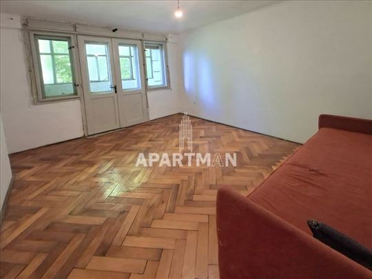 Funkcionalan dvosoban stan, Oficirska kolonija ID#