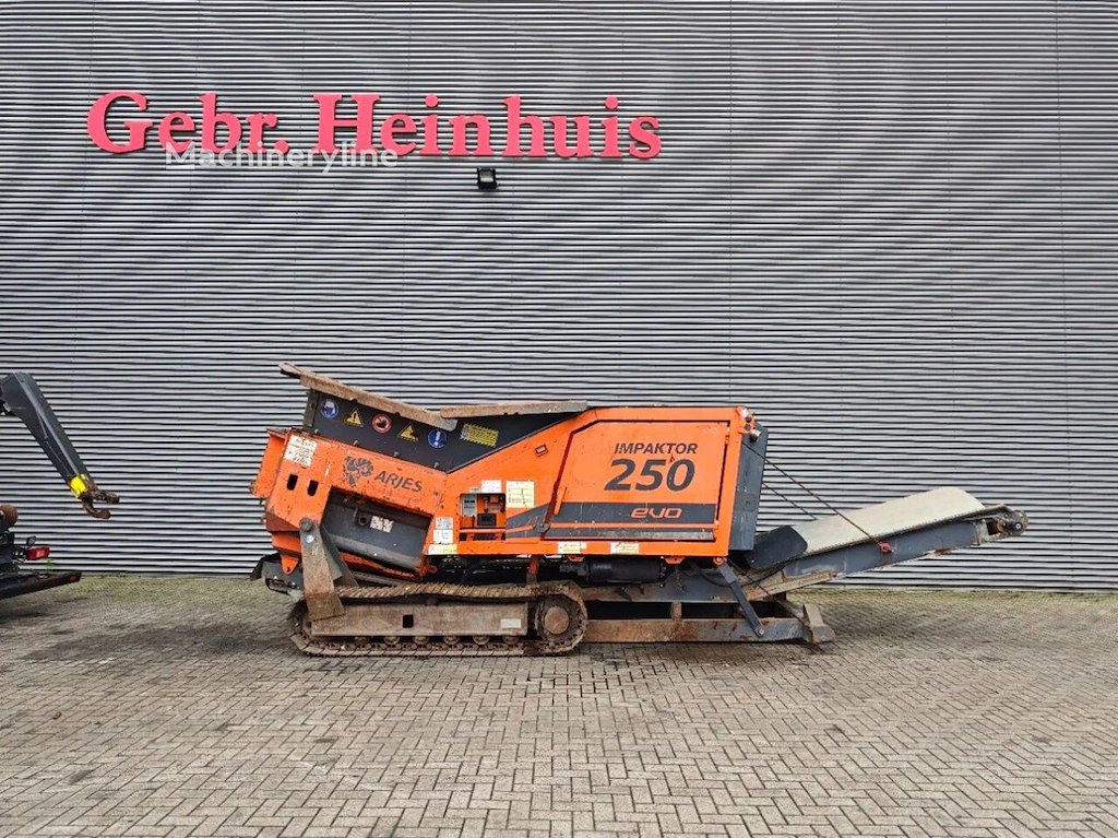 Arjes Impaktor 250 EVO 9 Pieces available! industrijski šreder