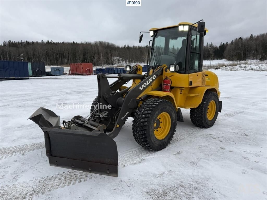 Volvo L30B prednji utovarivač