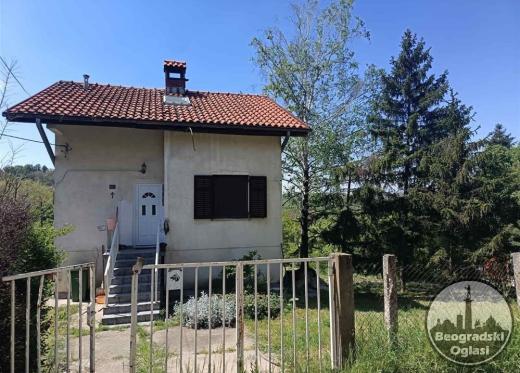 prodaje se kuca u grockoj vikend naselje voloder