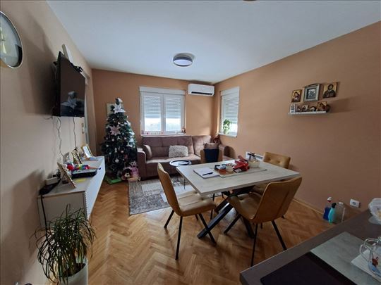 Kuća sa dve stambene jedinice na Raju 120m2