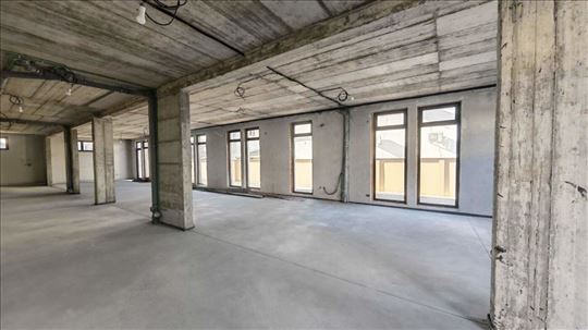 Novogradnja, odlična lokacija, 205m²