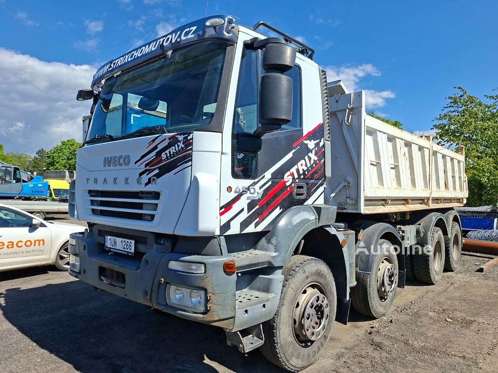 Prodaje se IVECO TRAKKER 450 8X4 kiper na aukciji
