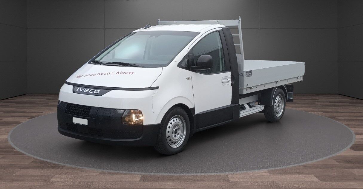 Novi IVECO Transporter / e-Moovy / 35F16E kamion s ravnom platformom < 3.5t
