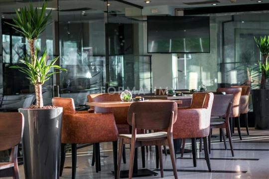 Restoran, useljiv odmah,blizina Savskog trga