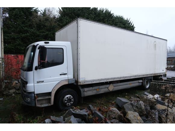 Prodaje se Mercedes-Benz Atego B1218EL kamion furgon na aukciji