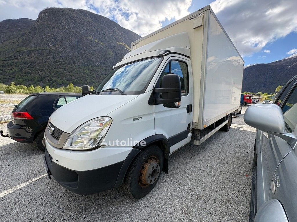 Prodaje se IVECO Daily 65C17 skapbil - mangellapp gått ut på dato og må fornyes v kamion furgon na aukciji
