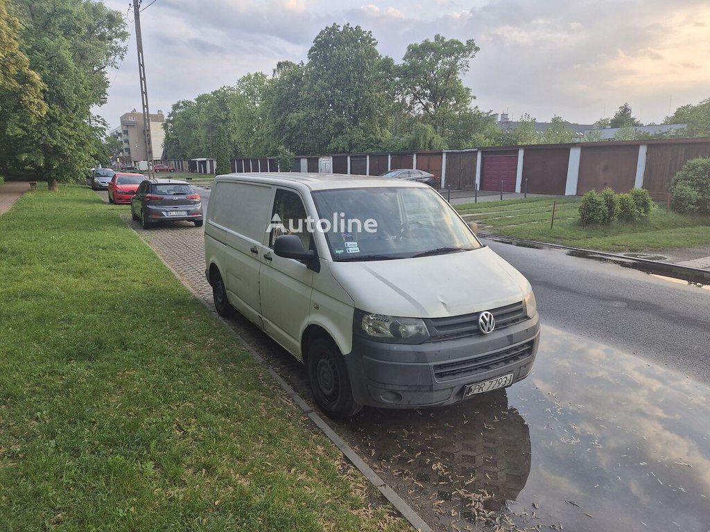 Volkswagen T5 minibus furgon
