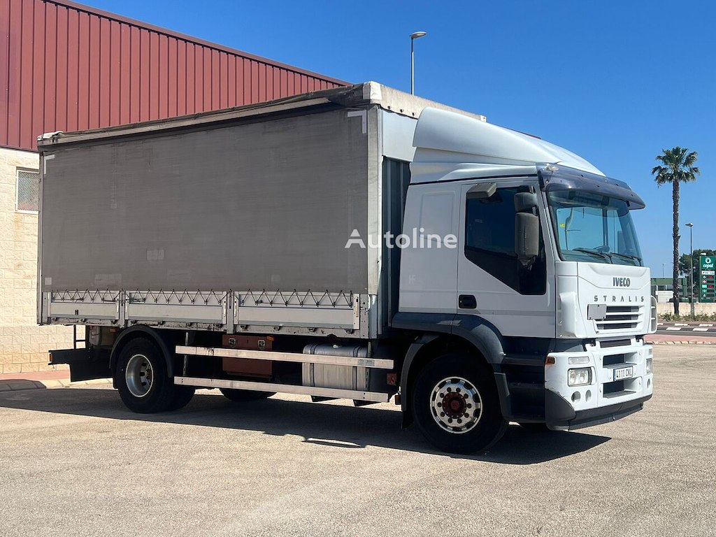 IVECO Stralis kamion s ceradom