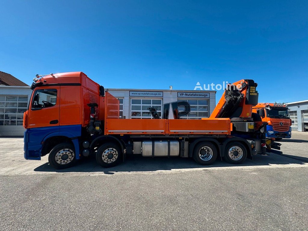 Mercedes-Benz Arocs 3253 L kamion s ravnom platformom