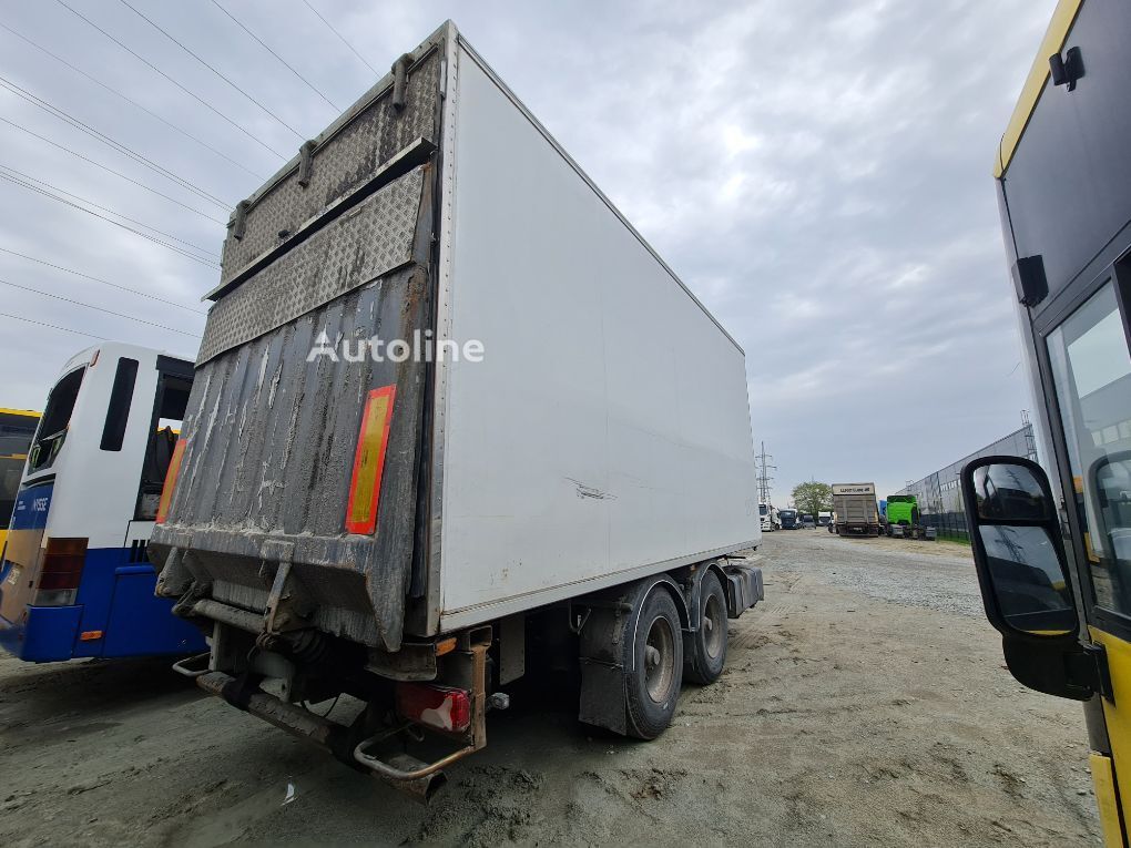 Chereau poluprikolica hladnjača