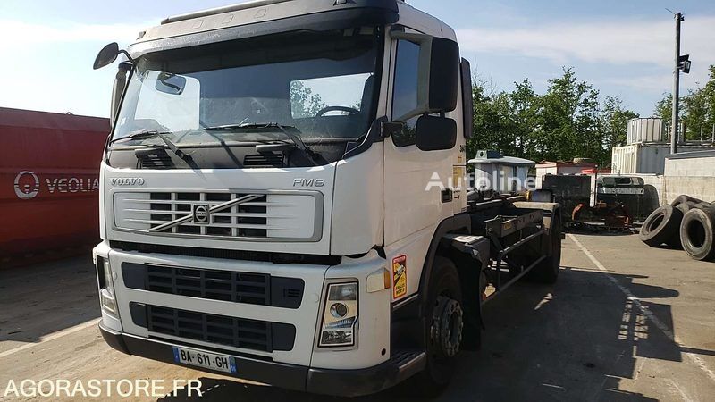 Prodaje se Volvo FM rol kiper sa kukom na aukciji