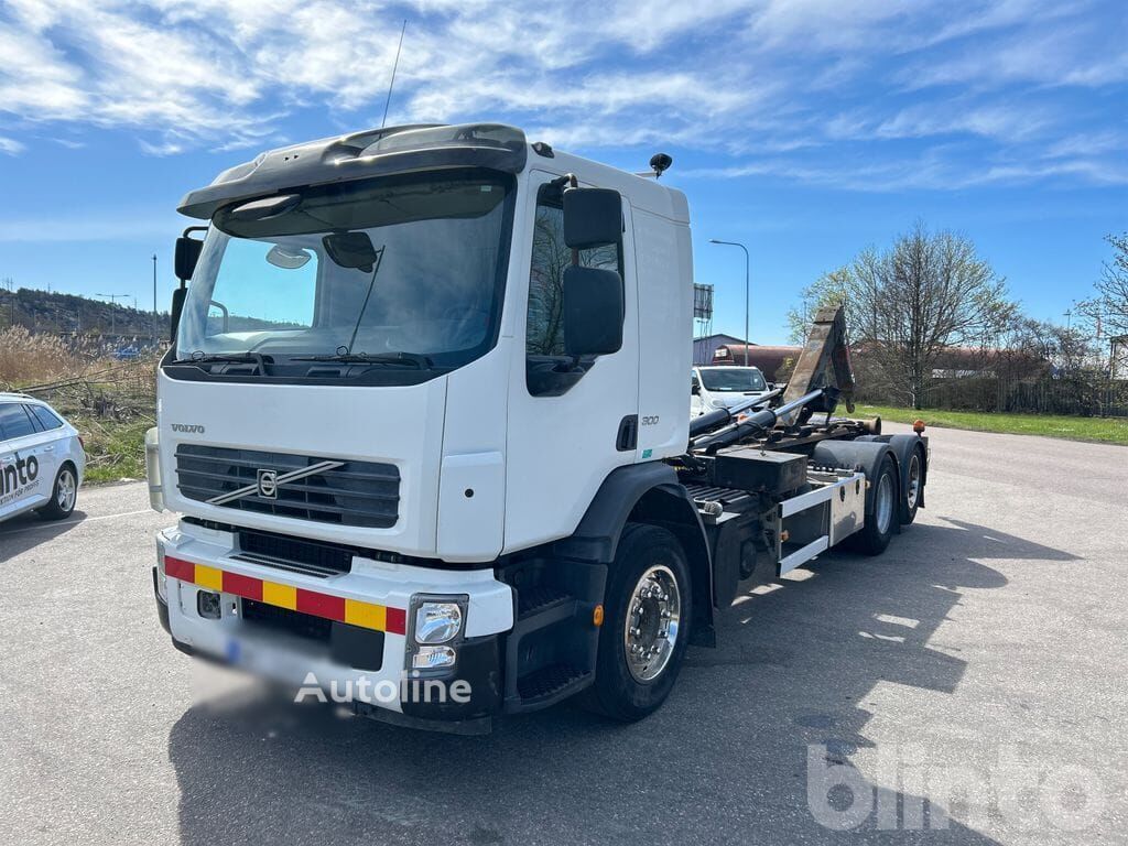 Prodaje se Volvo FE rol kiper sa kukom na aukciji
