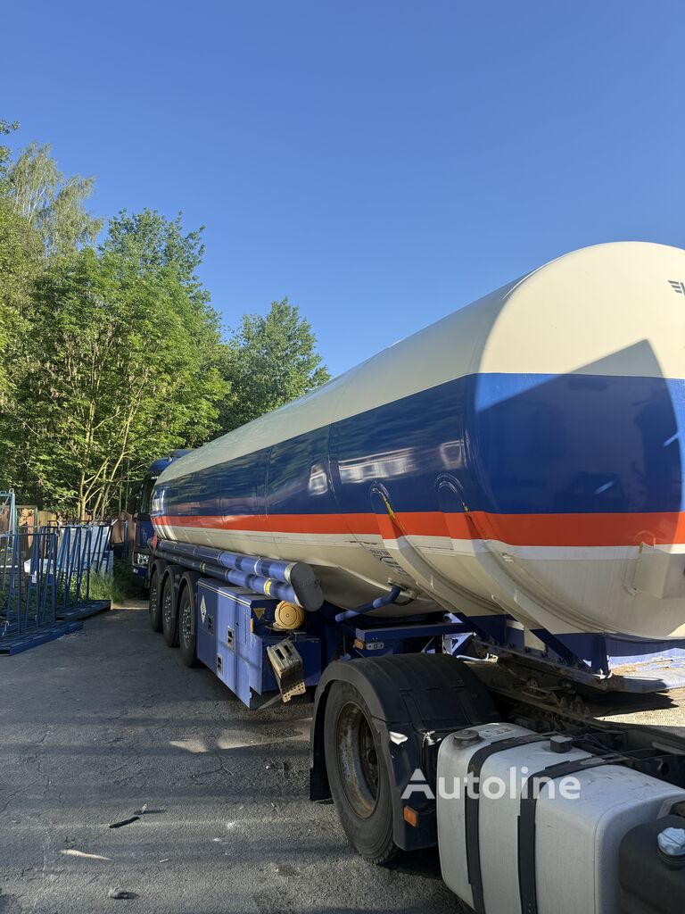 LAG O-3-39 cisterna za goriva i maziva
