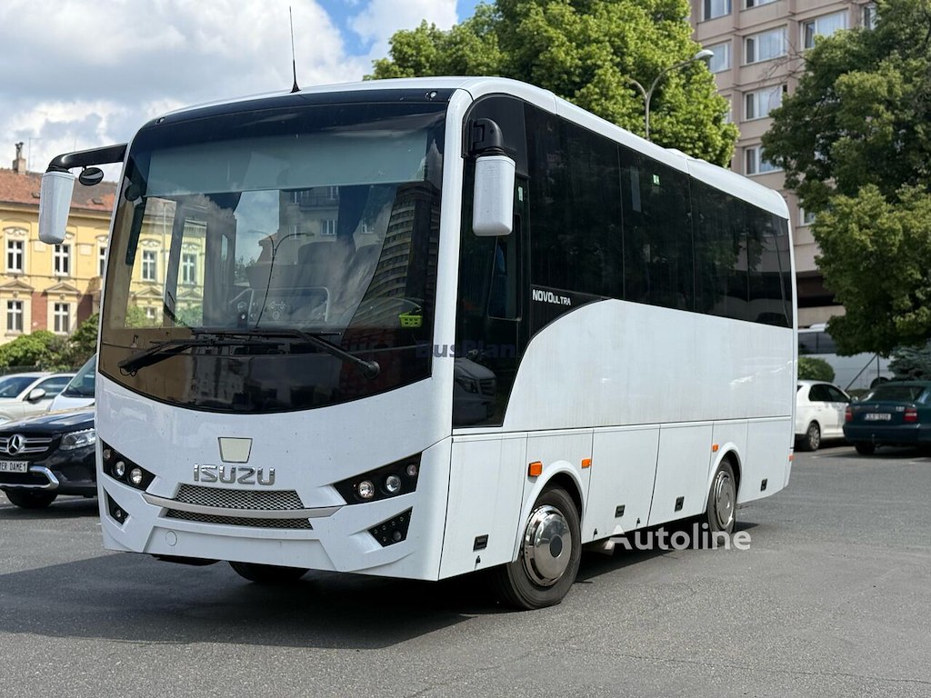 Isuzu Novo Ultra turistički autobus