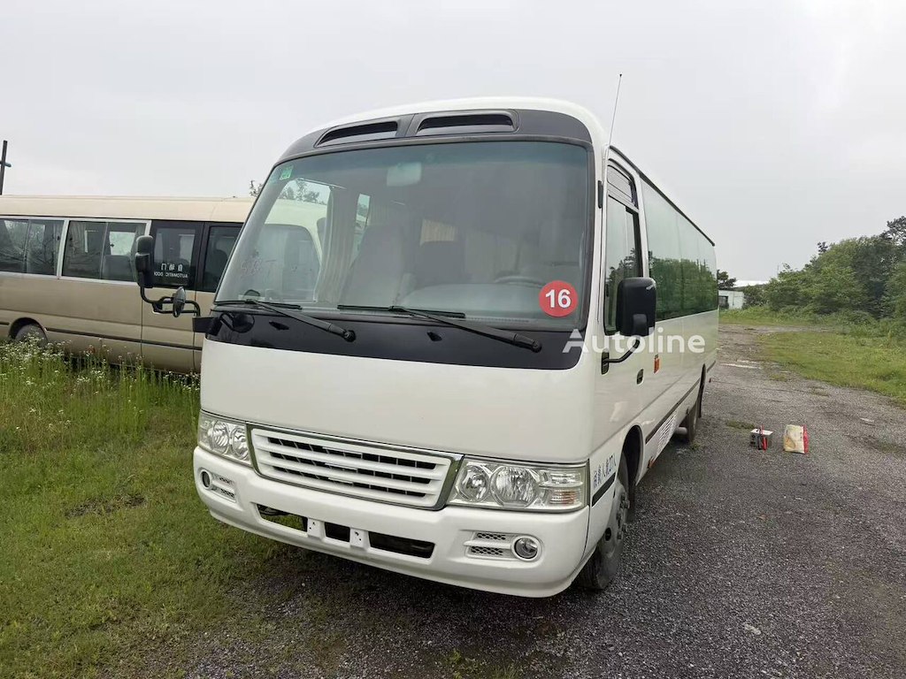 Toyota Coaster prigradski autobus