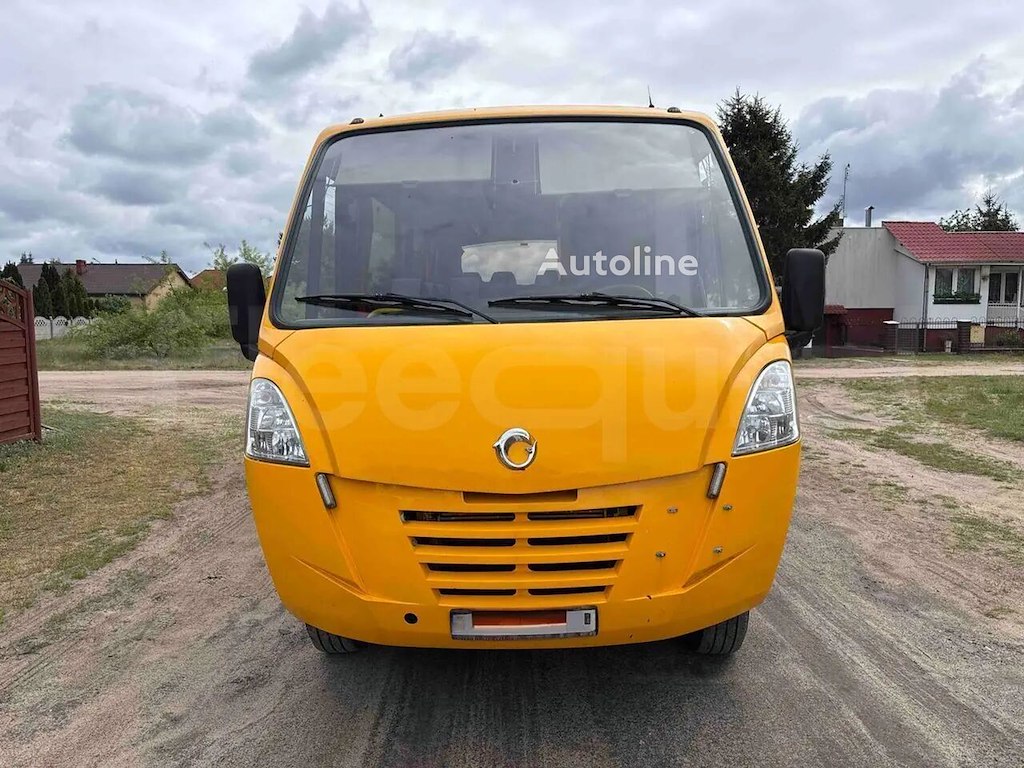 IVECO Daily prigradski autobus