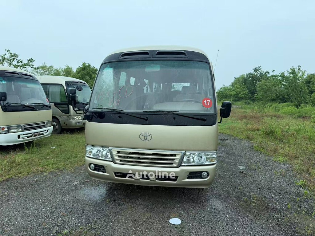 Toyota Coaster prigradski autobus
