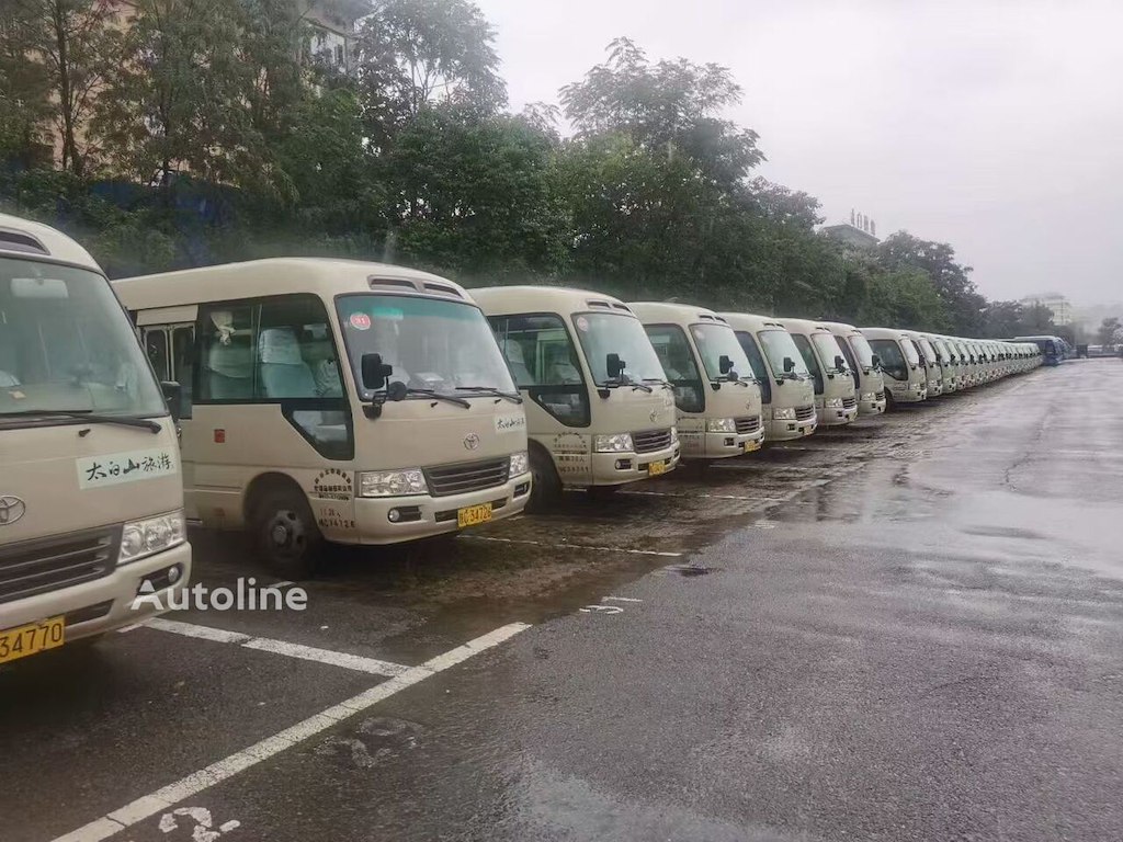 Toyota Coaster prigradski autobus