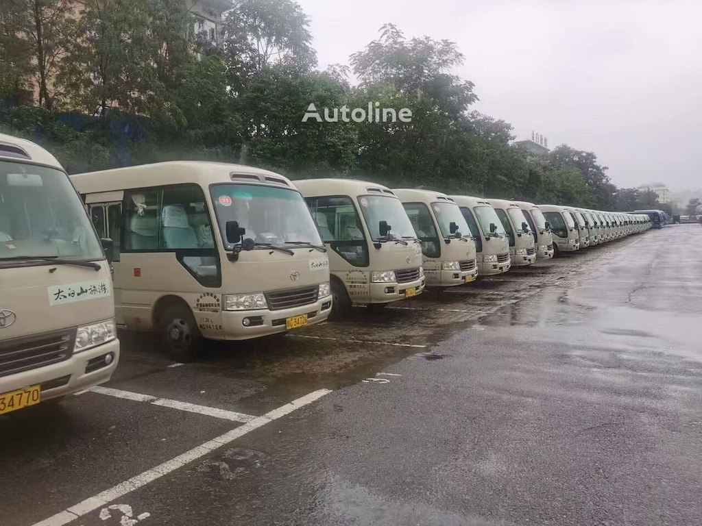 Toyota Coaster prigradski autobus