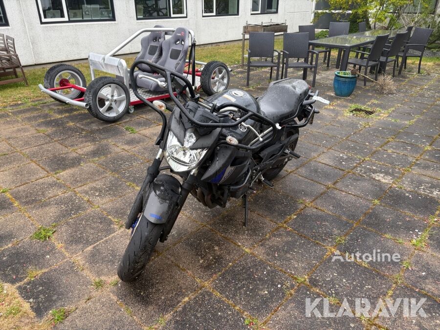 Prodaje se Yamaha XJ6 motocikl na aukciji
