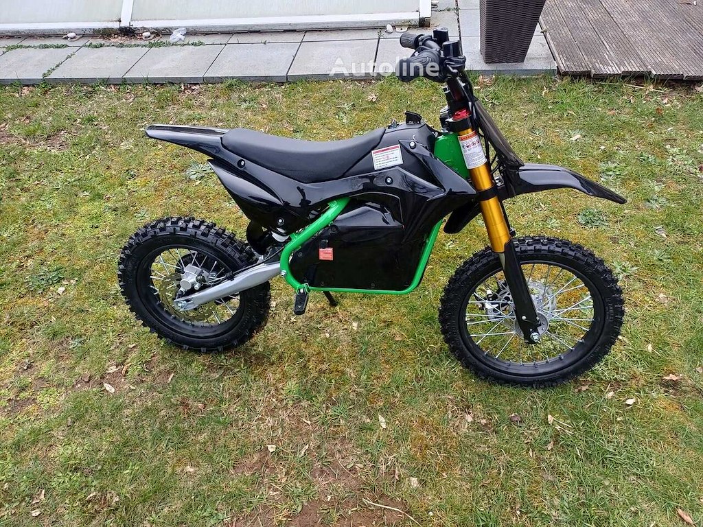 Prodaje se Crossmoto 1800Watt moped na aukciji
