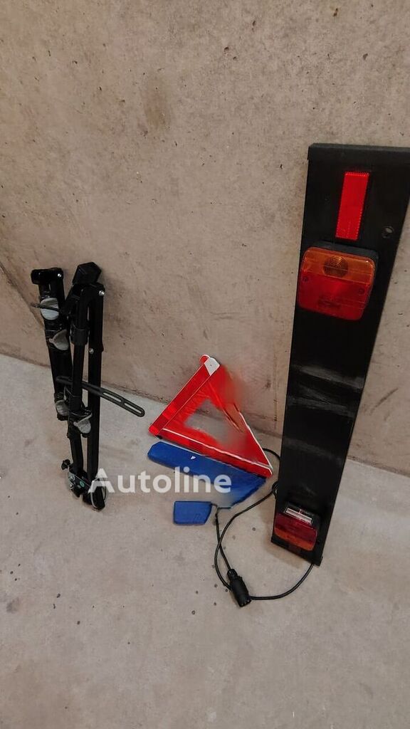 Prodaje se Cykelstativ til 3 Cykler , Lygtebom, Advarselstreka nosač za bicikl na aukciji