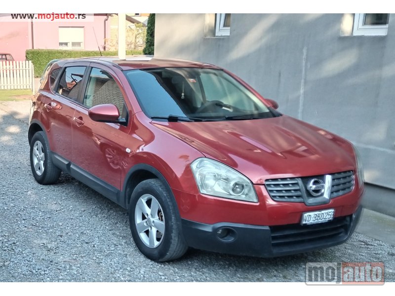 Nissan Qashqai 1.5 Dci. SVAJCARAC NA TABLAMA