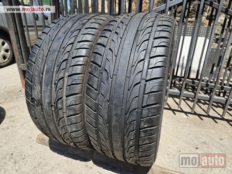 275-40-20 Imperijal kao nove odlicne