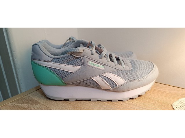 Reebok patike br.37
