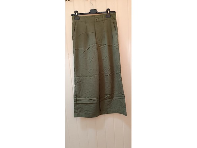 Prelepe letnje široke pantalone vel.36