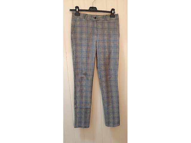 Poslovno elegantne pantalone vel.36