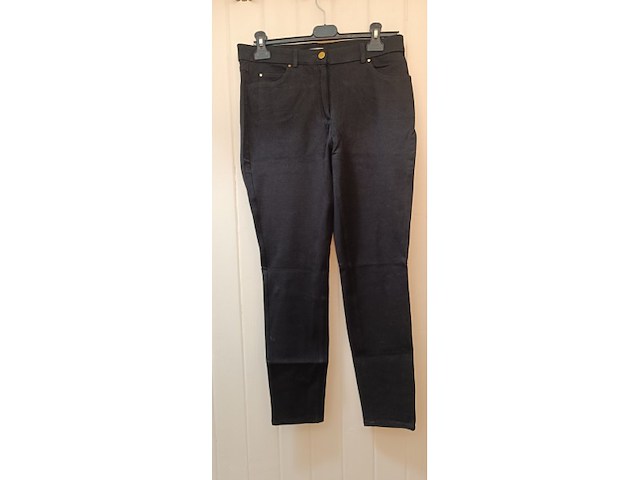 H&;M crne pantalone vel.40