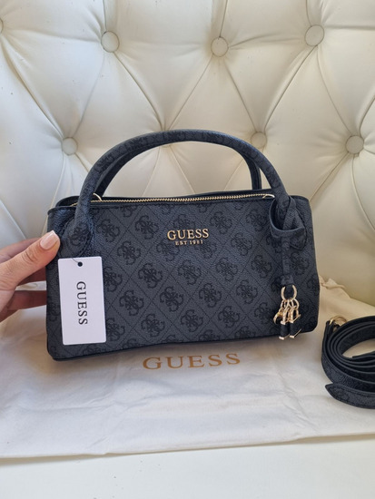 Guess novo