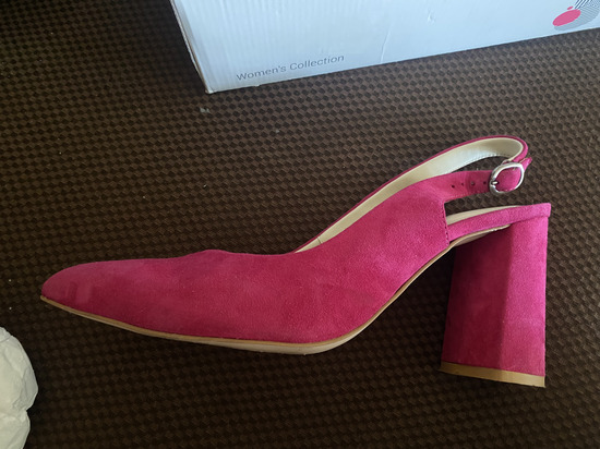 Avangardia pink cipele na stiklu