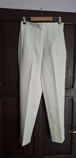Zara pantalone NOVO M