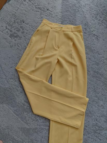 Žute pantalone širokih nogavica