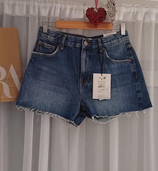 Pull&Bear teksas sorc nov sa etiketom S