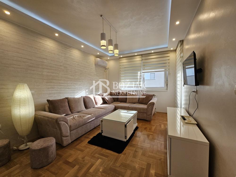 Jednoiposoban stan sa parkingom, Lesnina ID#2649
300 €