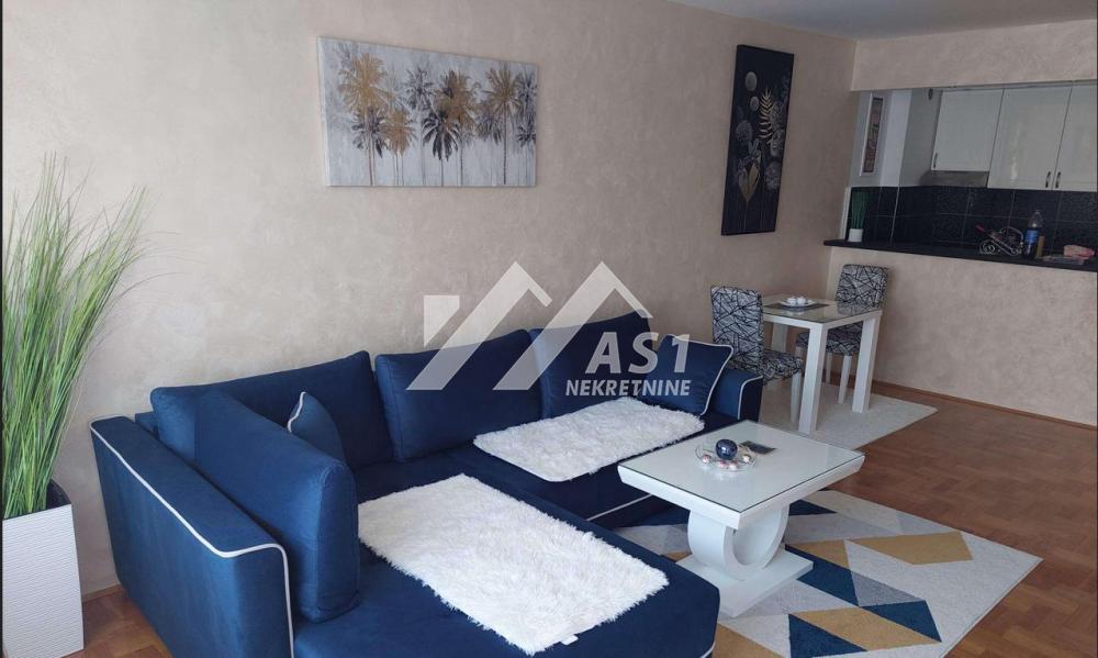 IZDAJE SE DVOSOBAN STAN NA GRBAVICI ID#6893
500 €