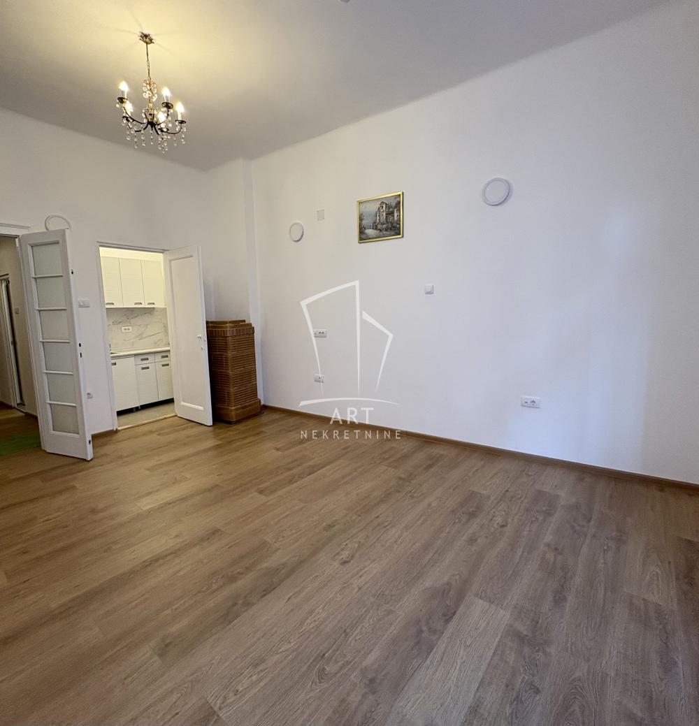 Odlična lokacija, 33m2, Krunska ID#1203611
750 €