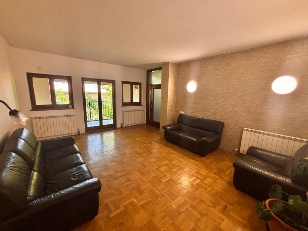 Idealan prostor za kancelarije 150m², Zvezdara ID#2741
1.500 €