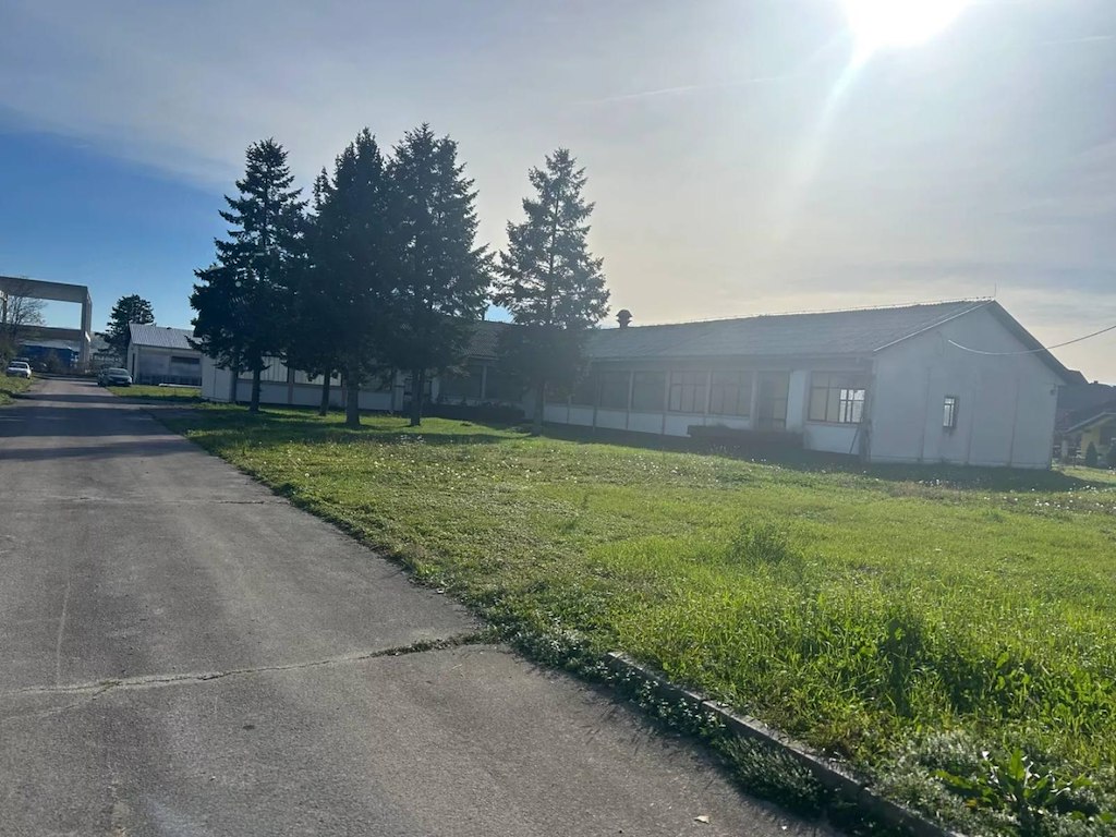 Izdaje se hala od 1500m2 u Mionici
2 €