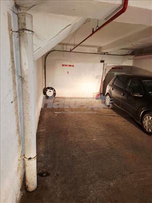 Izdajem 1 parking mesta, garaza, kod Zira, Vuka