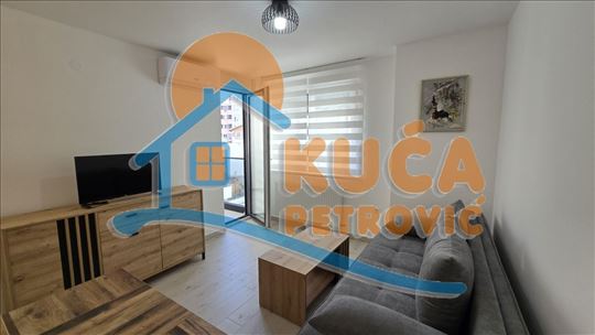 Izdaje se nov, lux, stan u ulici Cara Dušana, 37m2