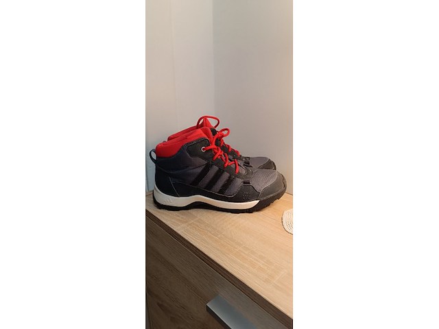 Adidas poluduboke patike br.37 1/3